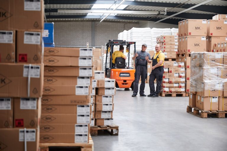 MP Logisitik | We connect the world | 100 % Logistik